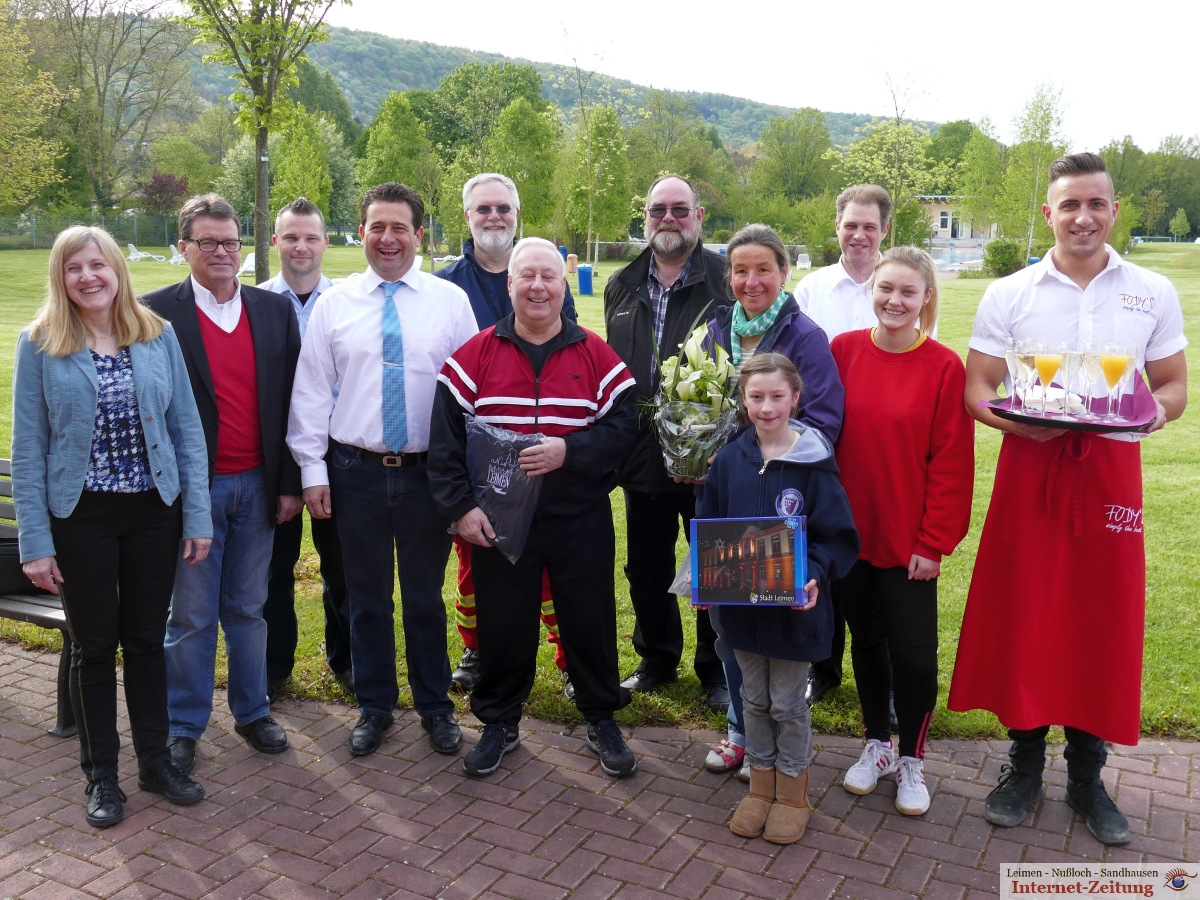 Frisch herausgeputzt empfing das Leimener Freibad die ersten Gäste ...