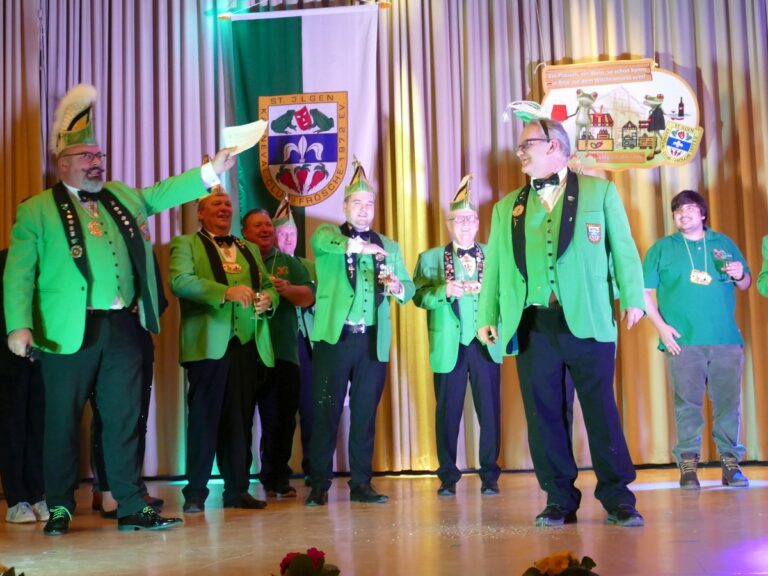 Ordensball des KC Frösche: Ein Abend zwischen Piraten, Bierbänken und ...